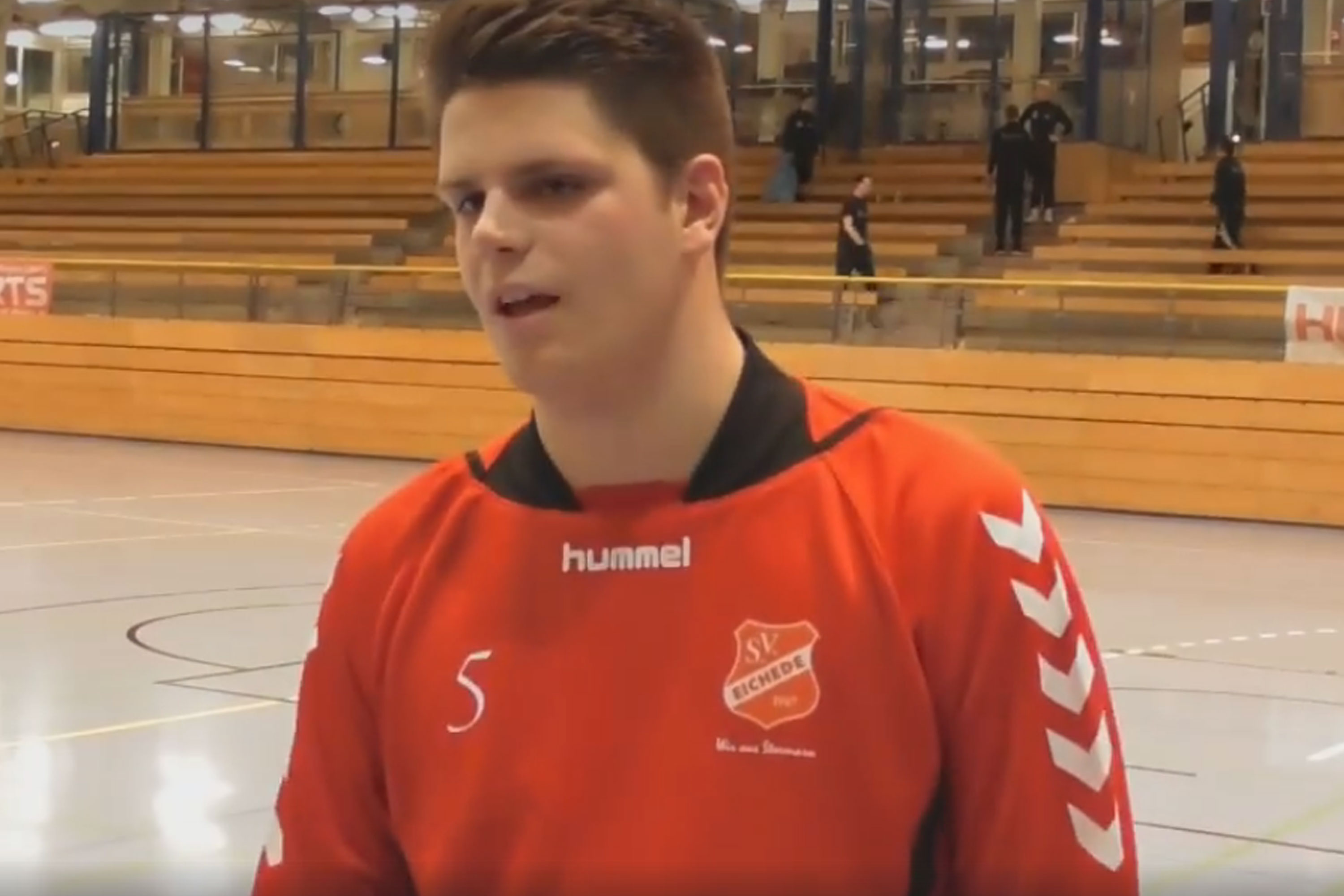 Rott springt ein › Oberliga.info