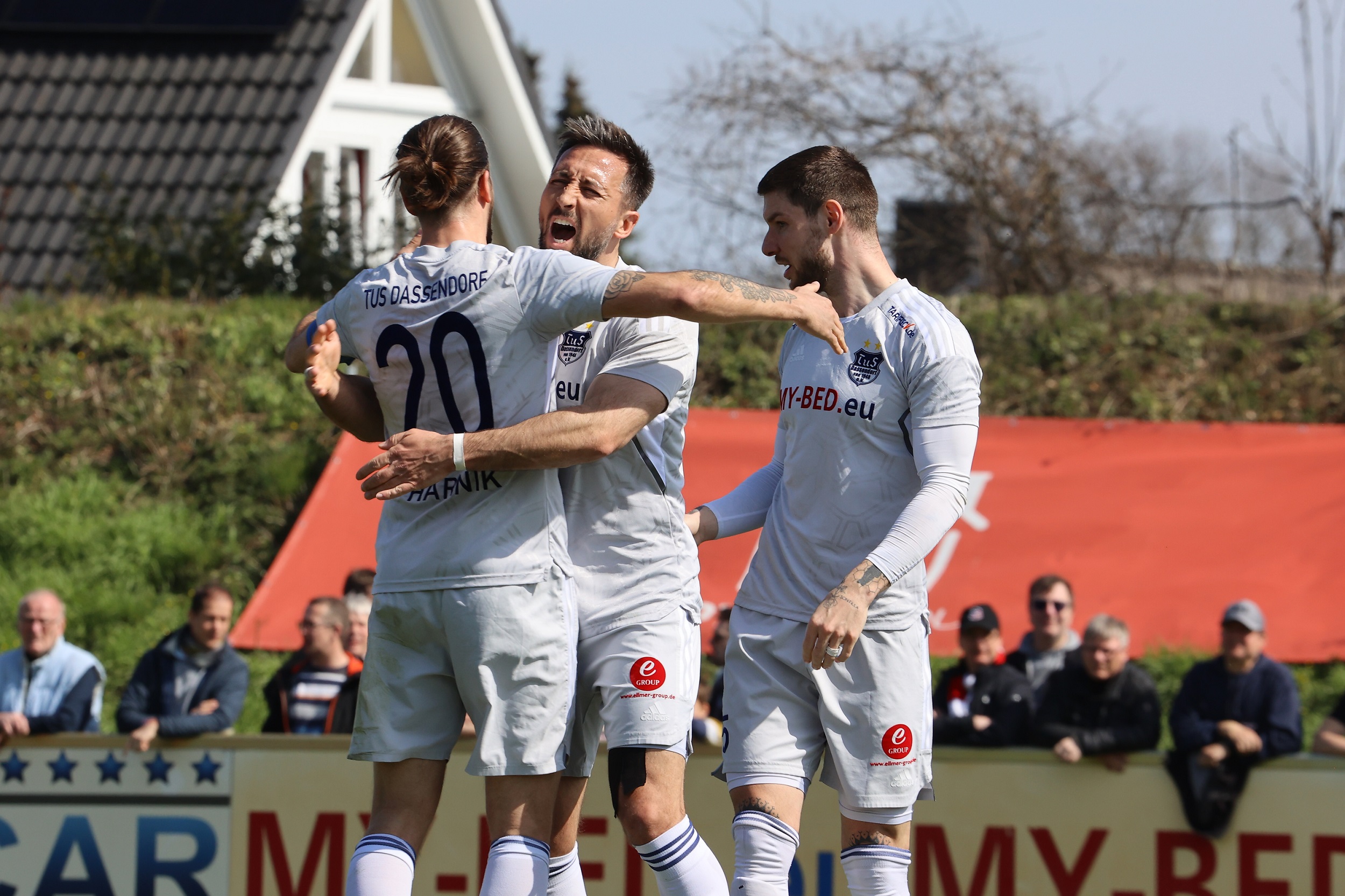 Dassendorf besiegt Victoria, Rugenbergen nur Remis › Oberliga.info